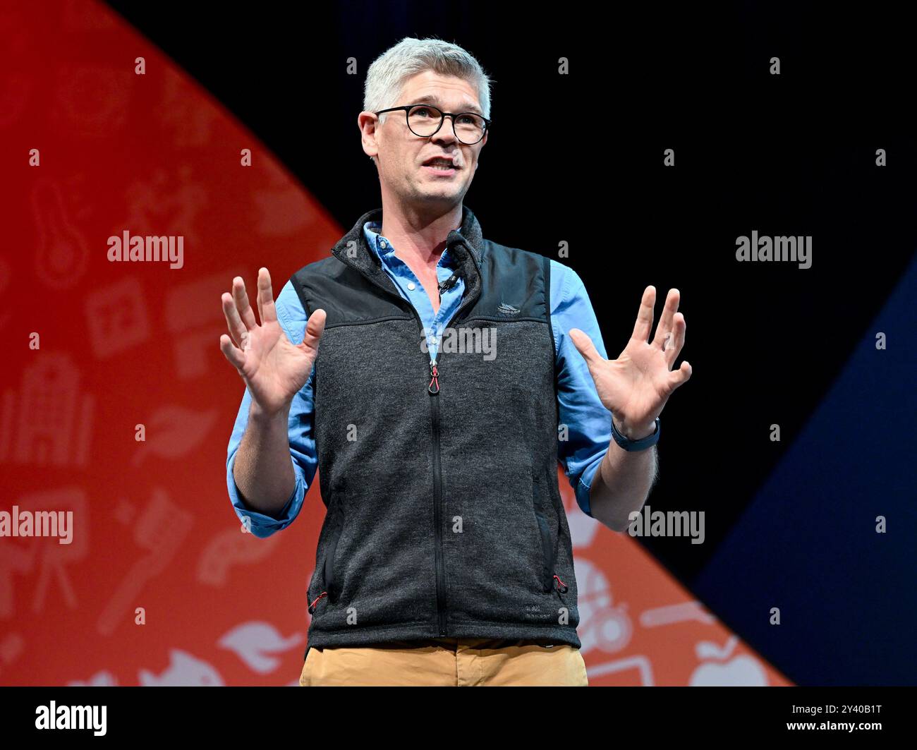 Dr alasdair douglas pinkerton hi-res stock photography and images - Alamy