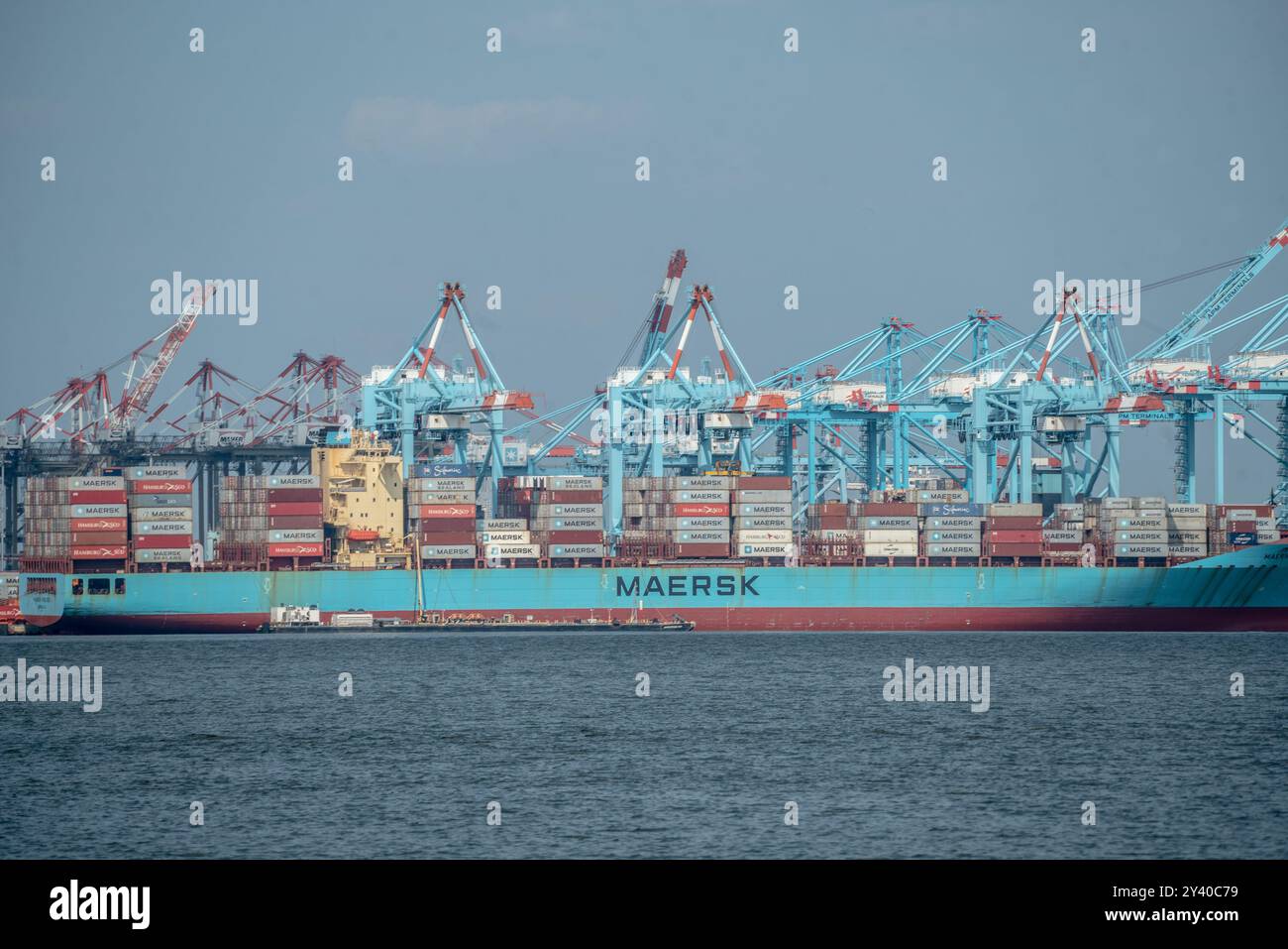 The Maersk terminal in Port Elizabeth, New Jersey is the largest ship ...