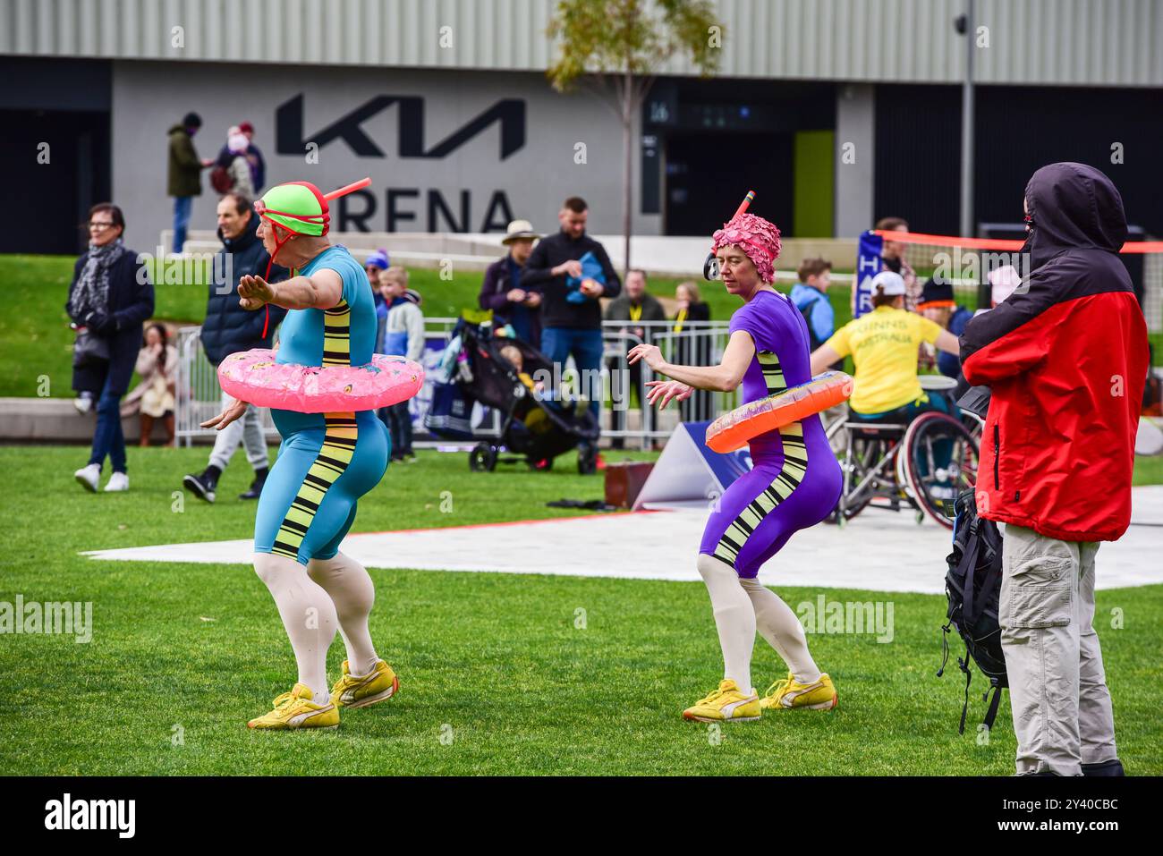 Duo of eccentric performers hi-res stock photography and images - Alamy
