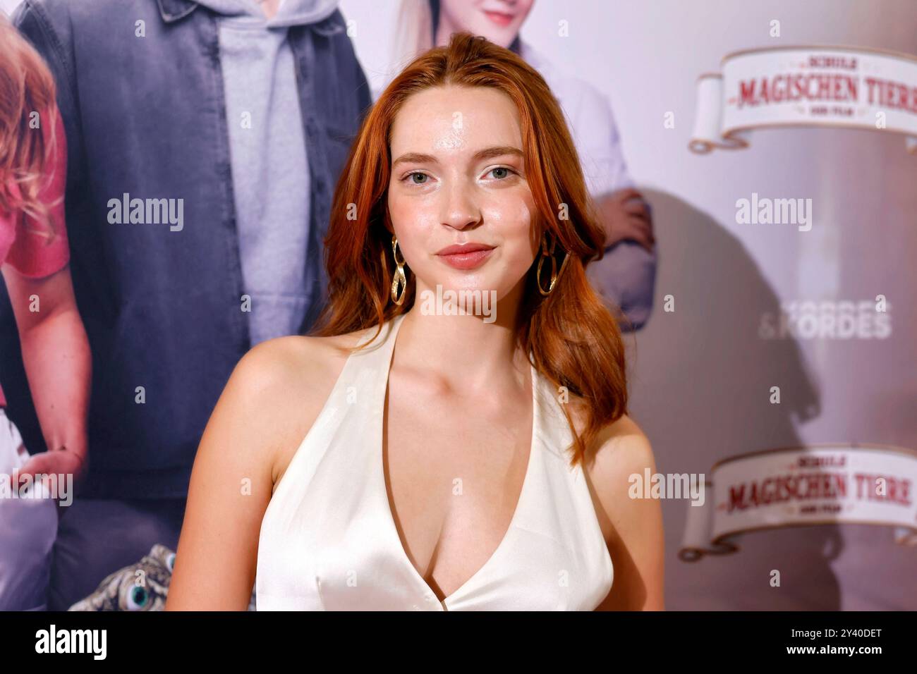 Schauspielerin Emilia Maier Rolle: Ida Kronenberg bei der Premiere von Die Schule der magischen ...