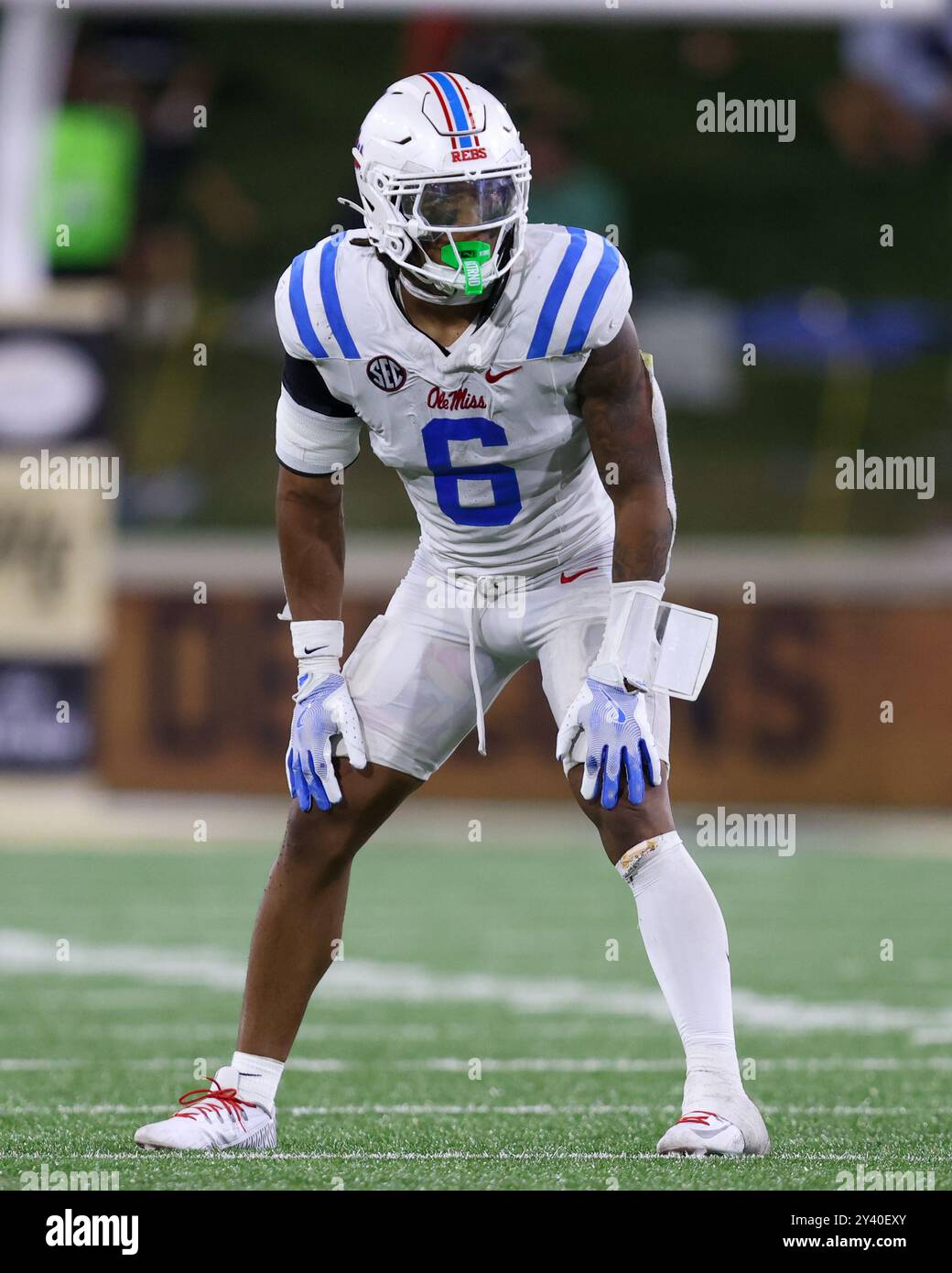 September 14, 2024: Mississippi Rebels linebacker TJ Dottery (6) in ...