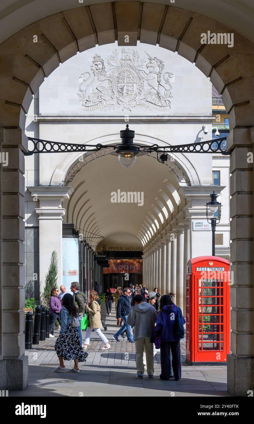 Royal box of the royal opera house hi-res stock photography and images ...