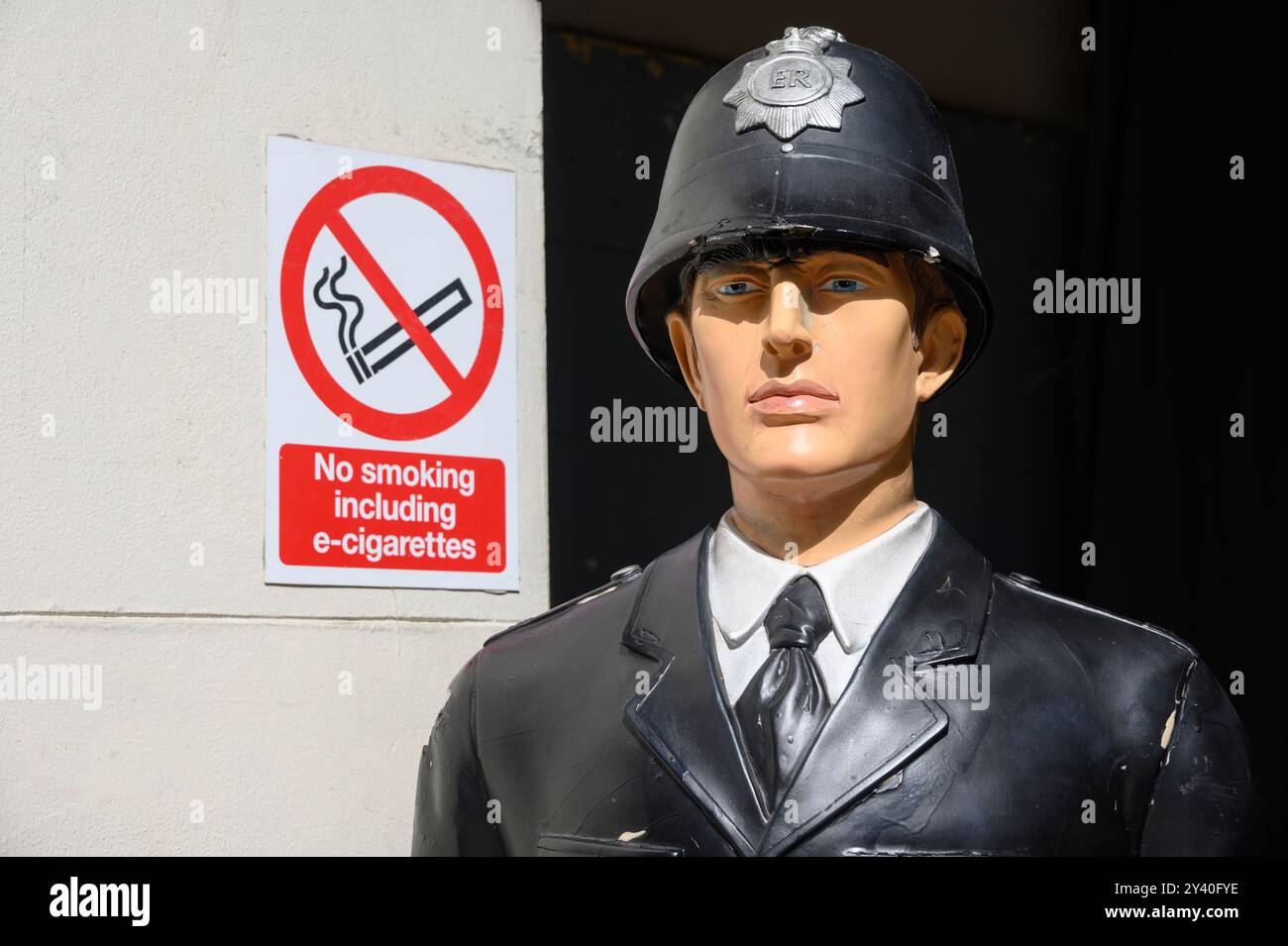 London, UK. No smoking sign and fake policeman in Covent Garden Stock ...
