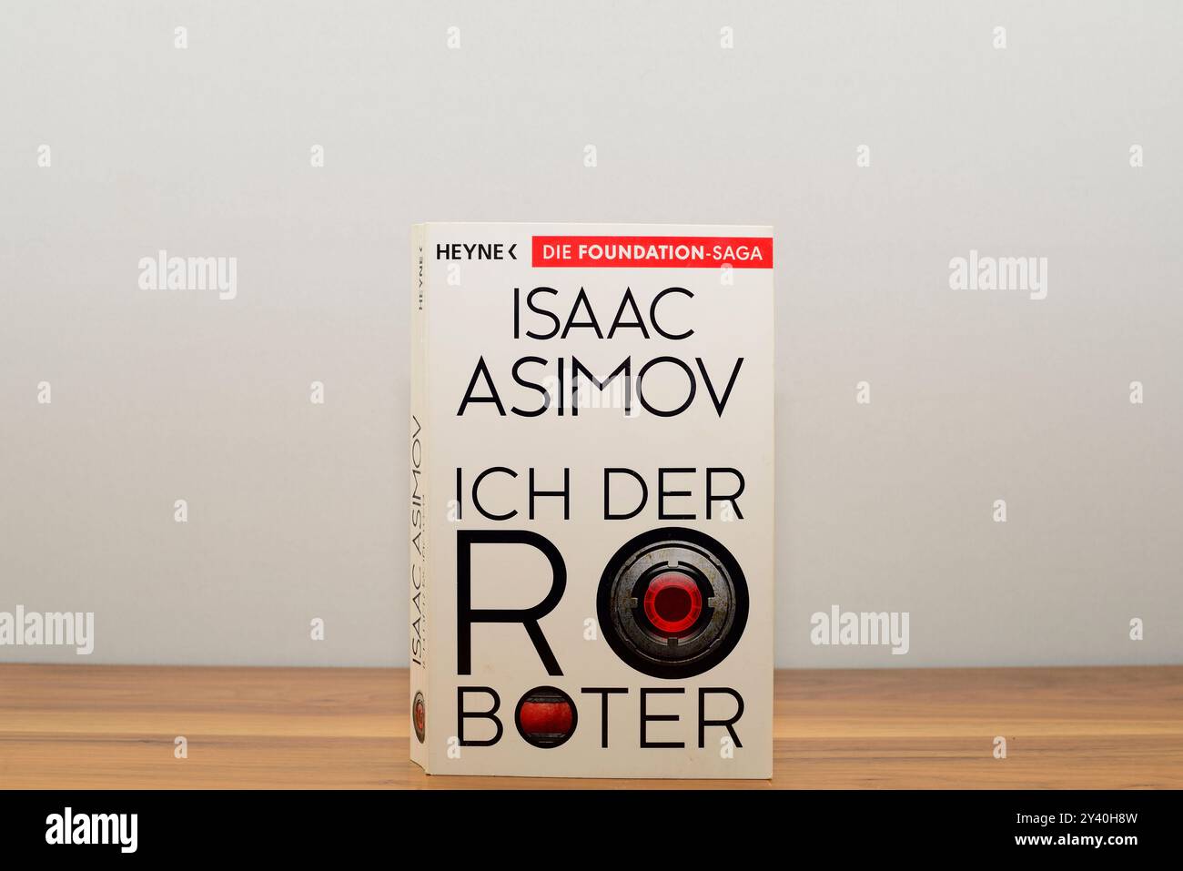Isaac asimov i robot hi-res stock photography and images - Alamy