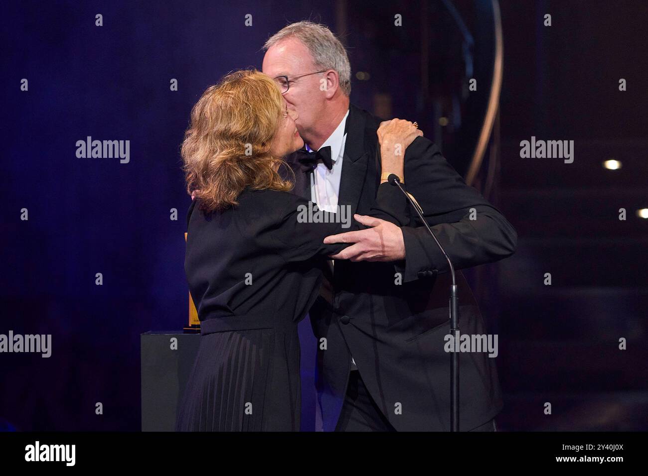 Verleihung Deutscher Schauspielpreis 2024 Helga Trüpel mit Axel Voss bei der Verleihung ...