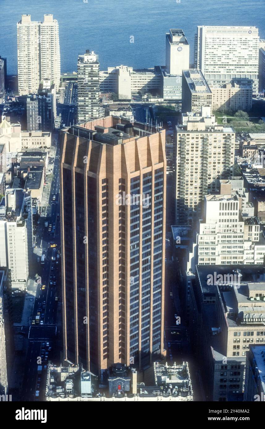 1994 archive photograph of 3 Park Avenue, seen from the 80th floor of ...