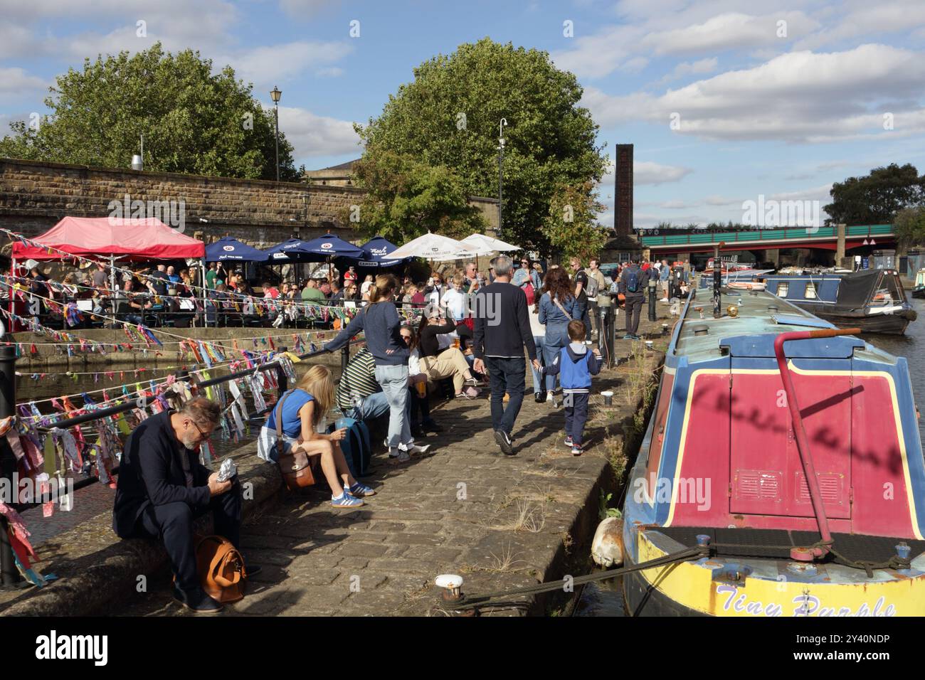 Quayside market and festival, Victoria Quays Sheffield canal basin ...