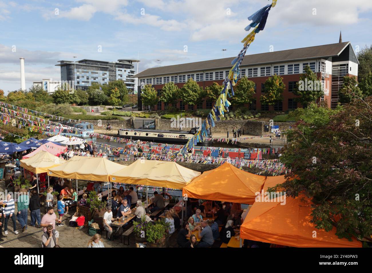 Quayside market and festival, Victoria Quays Sheffield canal basin ...