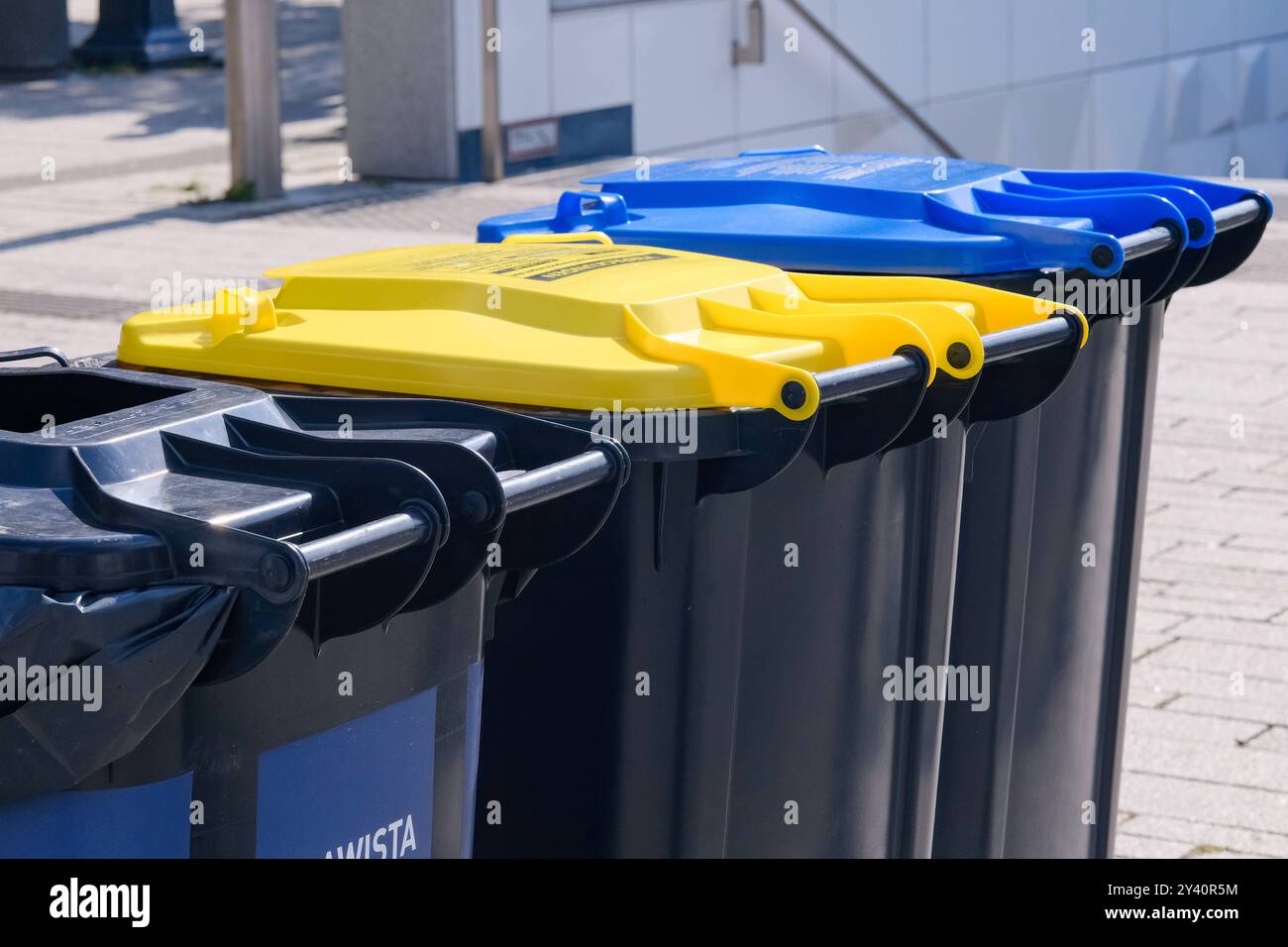 Blaue papiertonne hi-res stock photography and images - Alamy