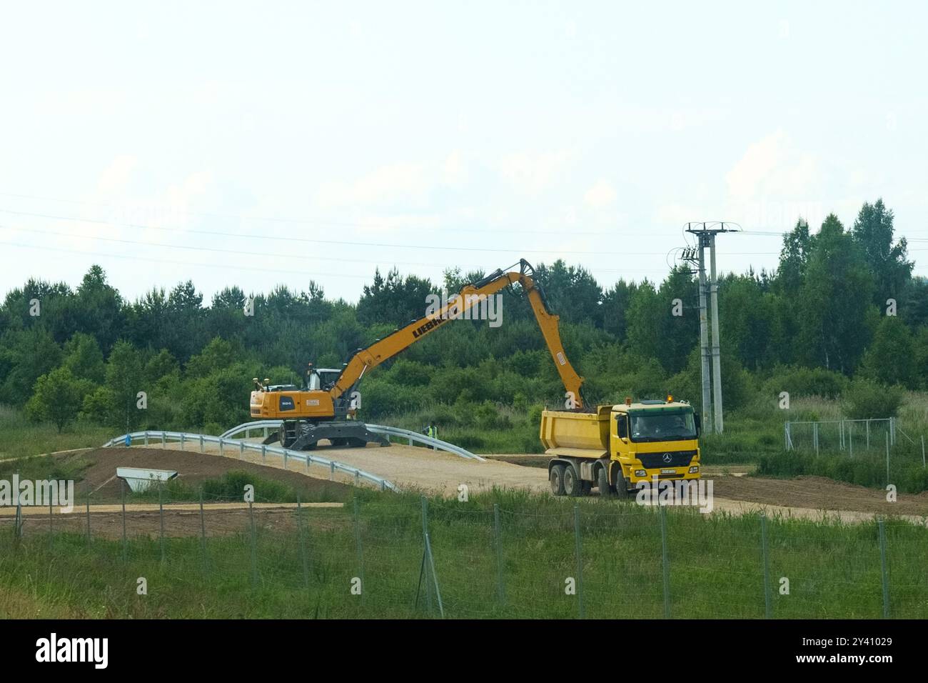 Excavation machinery operates on site hi-res stock photography and ...