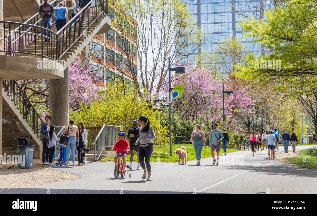 Crowds on Schuylkill River path in late spring, Philadelphia ...