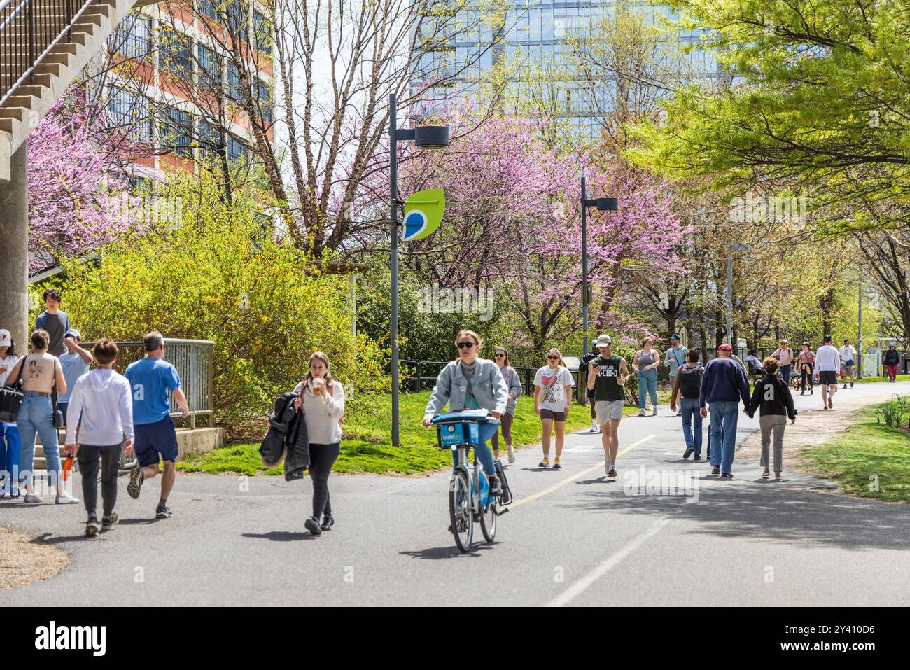 Crowds on Schuylkill River path in late spring, Philadelphia ...