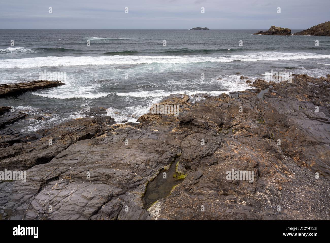 Rocks near Newtrain bay and Trevone natural sea pool Stock Photo - Alamy