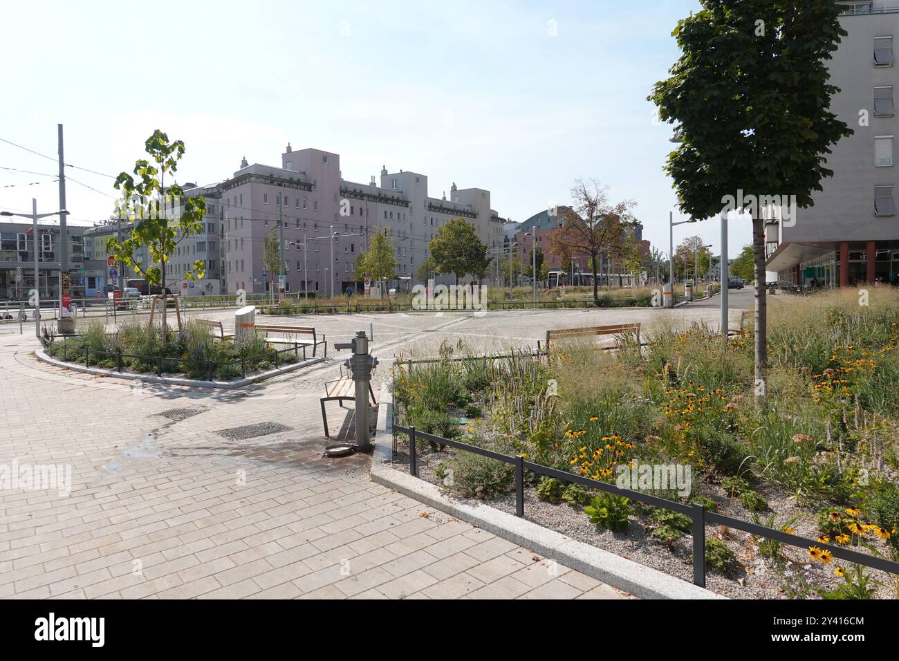 Wien Simmering, 'Klimafitter' Platz // Vienna, Public Space, Greenery ...