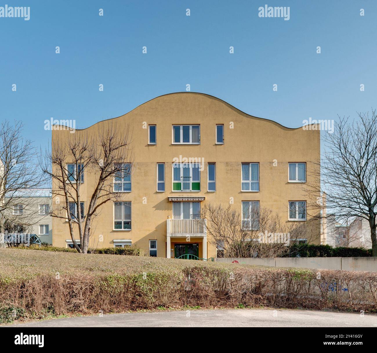 Wien, Wohnhausanlage Am Wienerberg,Stadthaus von Erich Bramhas ...