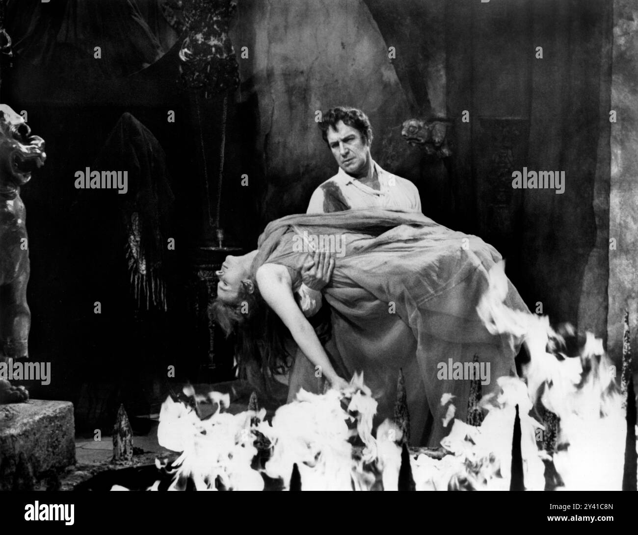 Elizabeth Shepherd, Vincent Price, on-set of the film, "the Tomb Of ...