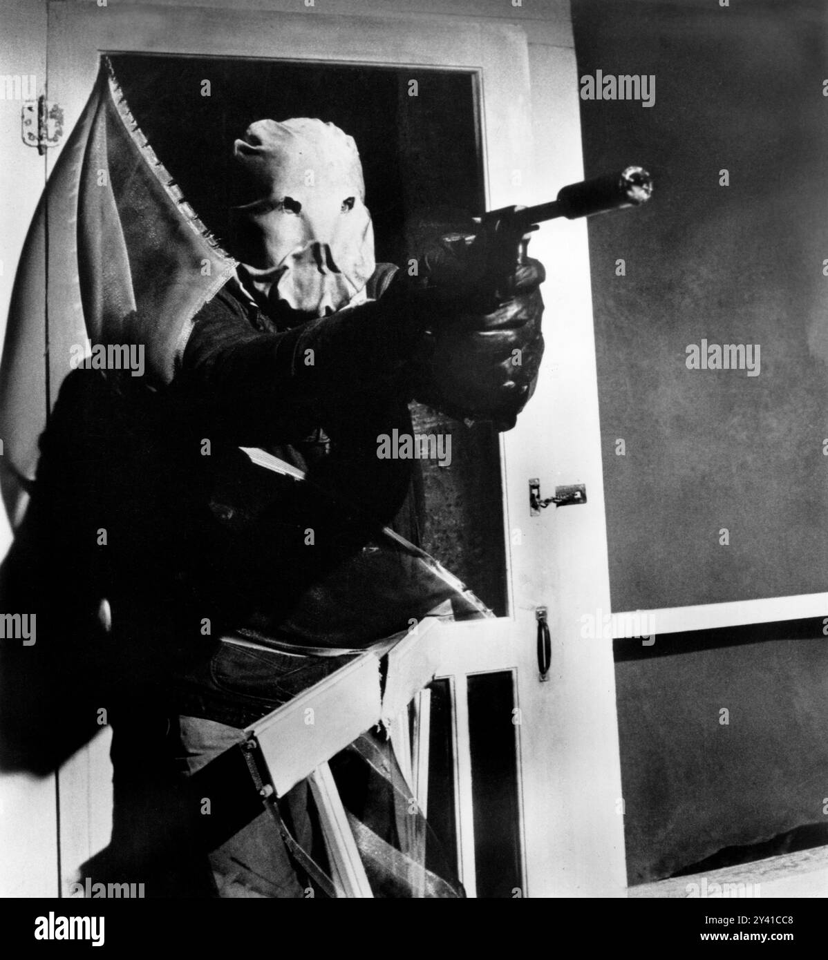 Bud Davis, on-set of the film, "The Town That Dreaded Sundown ...