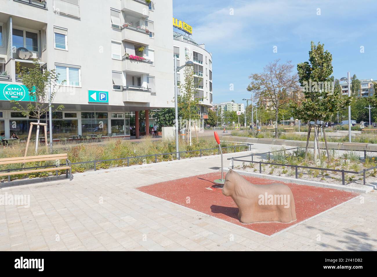 Wien Simmering, Klimafitter Platz // Vienna, Public Space, Greenery ...