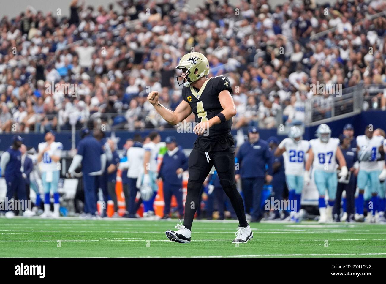 New Orleans Saints quarterback Derek Carr reacts after teammate Alvin ...