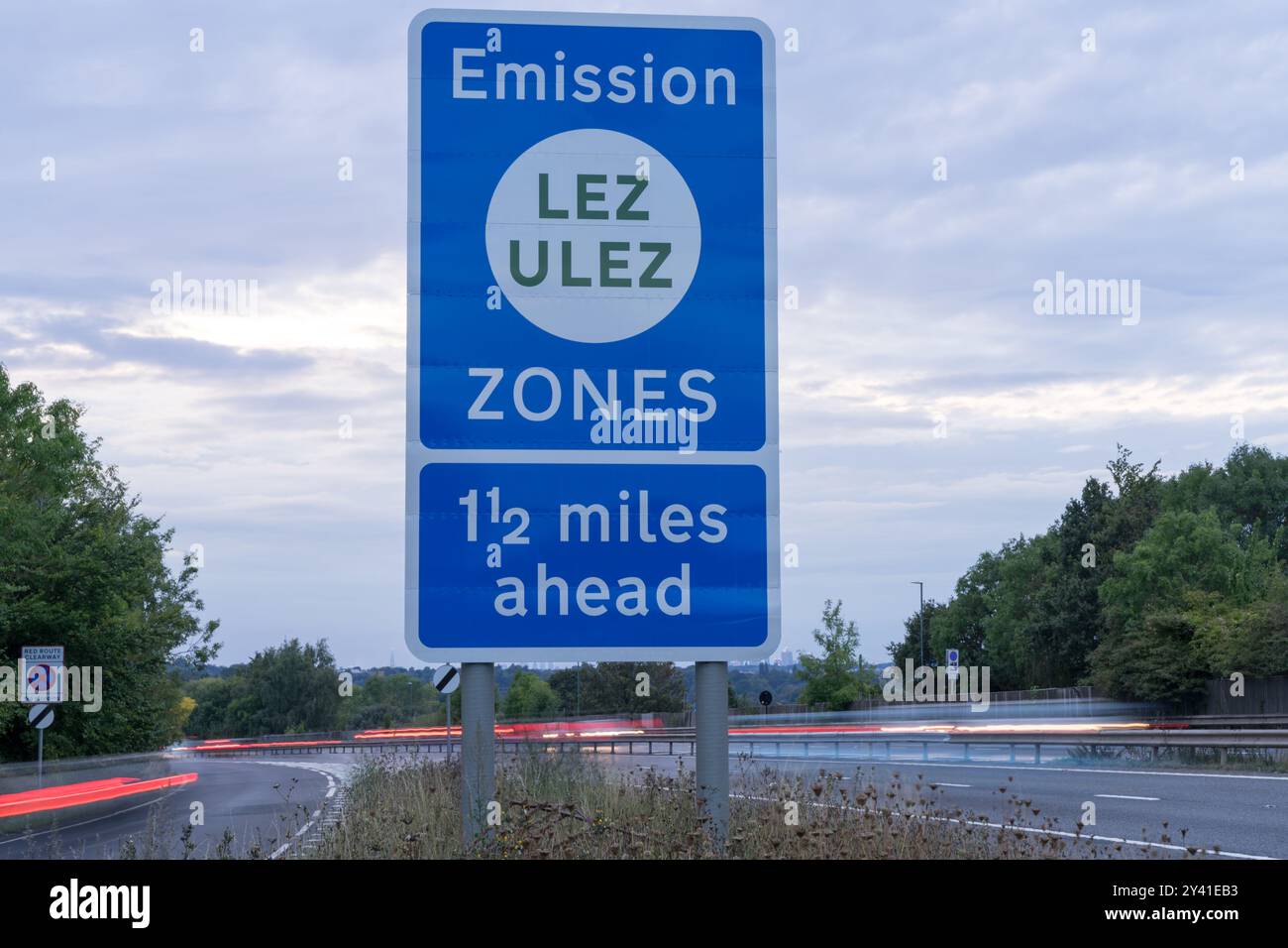LEZ and ULEZ traffic sign warning drivers of entering Low Emission zone ...