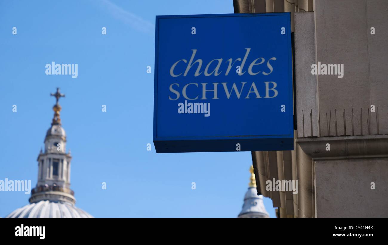Charles schwab united kingdom hi-res stock photography and images - Alamy