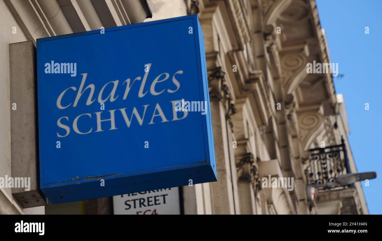 Charles Schwab offices at Ludgate Hill, London Stock Photo - Alamy