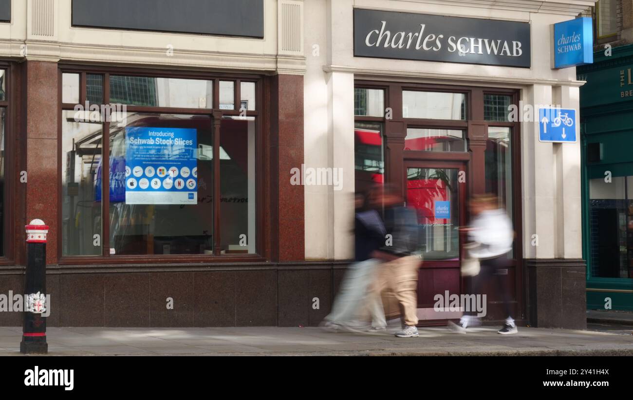 The offices of Charles Schwab in Ludgate Hill, London Stock Photo - Alamy
