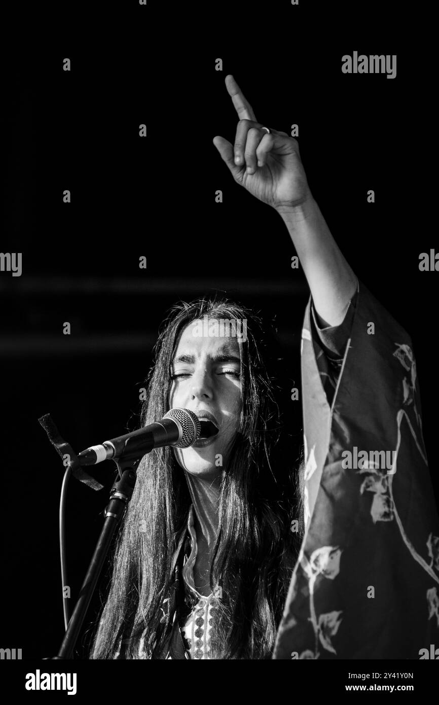 Pushing boundaries Black and White Stock Photos & Images - Alamy