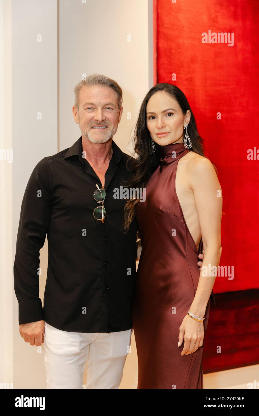 Contemporary artist loisir gallery hi-res stock photography and images ...