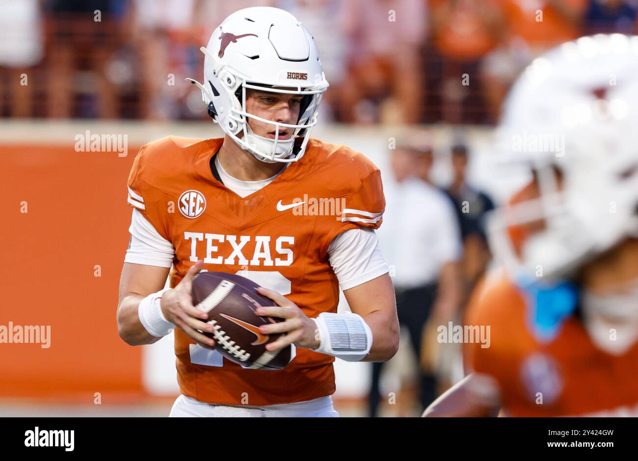 Austin, USA. 14th Sep, 2024. Arch Manning plays quarterback during the ...