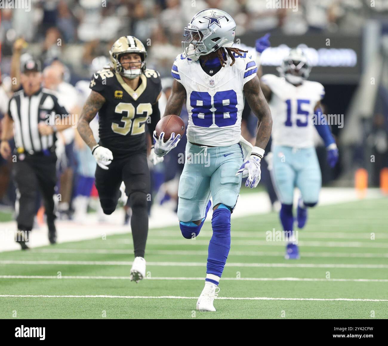 Ceedee lamb cowboys hi-res stock photography and images - Alamy