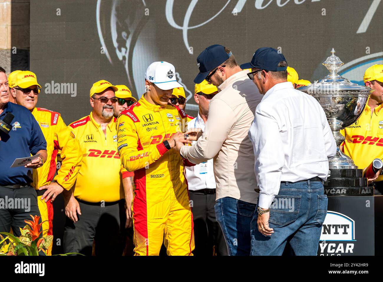 Lebanon, Tn, USA. 15th Sep, 2024. ALEX PALOU (10) (ESP) of Barcelona ...