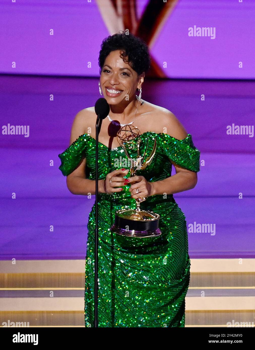 Los Angeles, United States. 15th Sep, 2024. Liza Colón-Zayas accepts ...