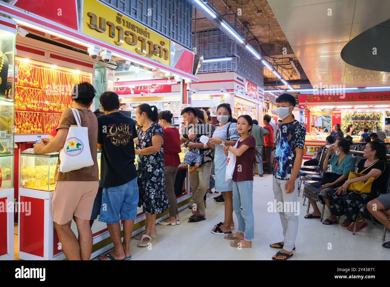 Crowds gather at gold jewelry shops, stalls at the Talat Sao Morning ...