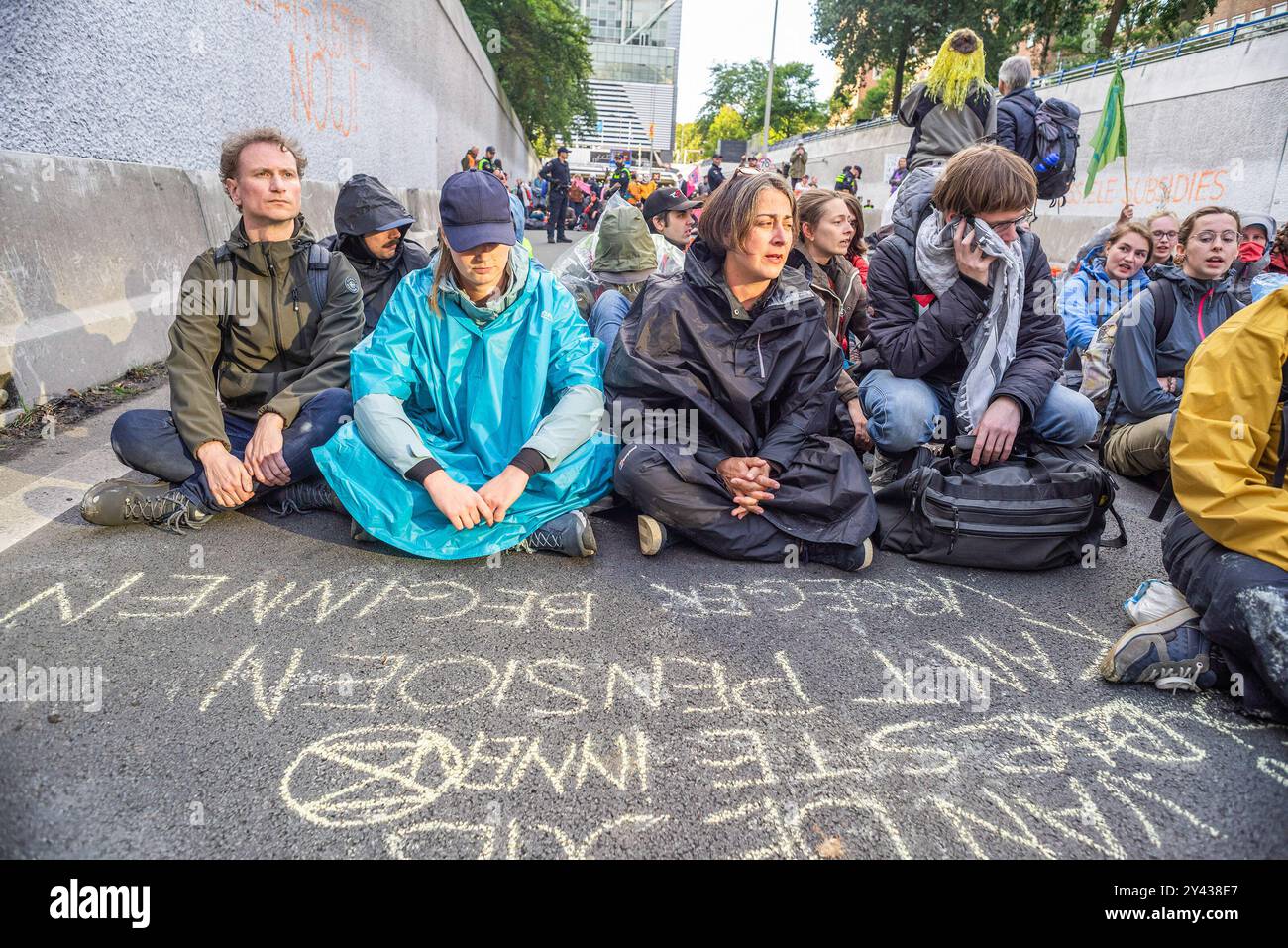 Xr ocean protest hi-res stock photography and images - Alamy