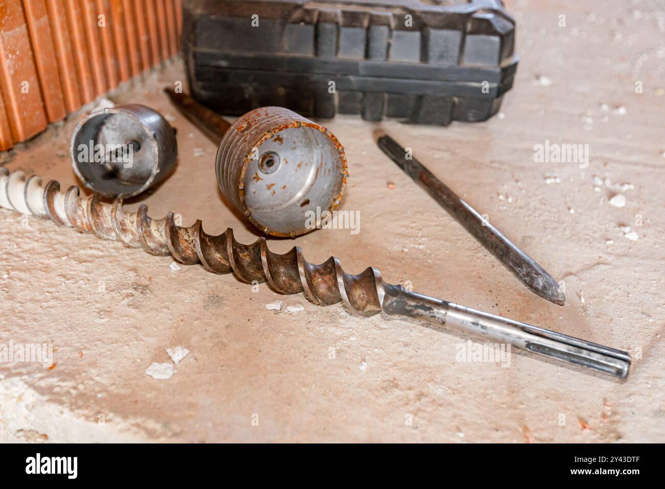 Several types of inserts tools, for precision drilling hole, saw with ...