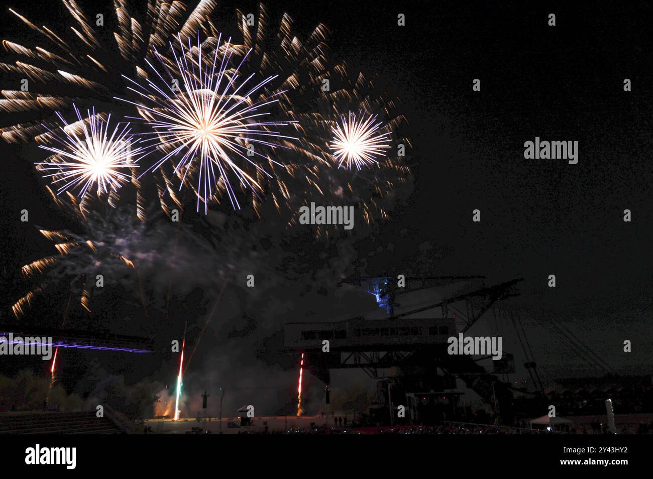 Feuerwerksfestival Pyro Games im Freilichtmuseum Ferropolis ...