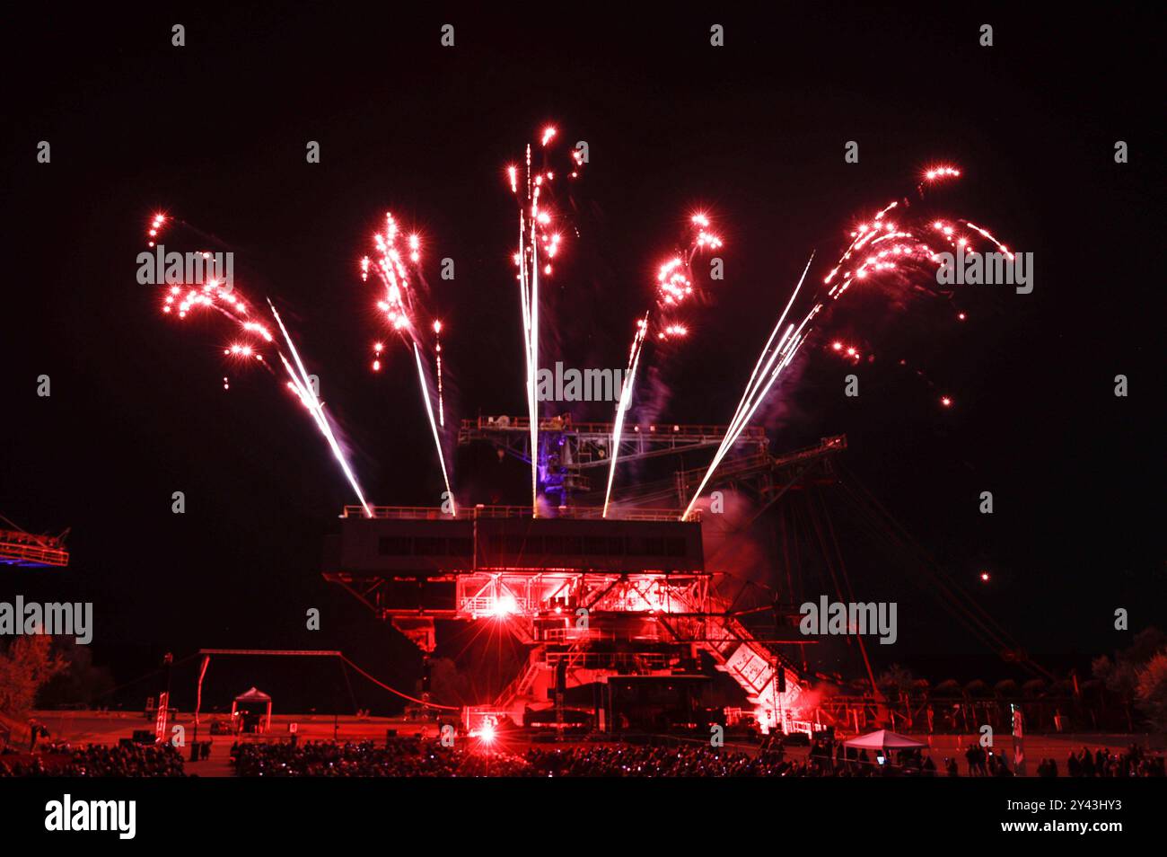 Feuerwerksfestival Pyro Games im Freilichtmuseum Ferropolis ...