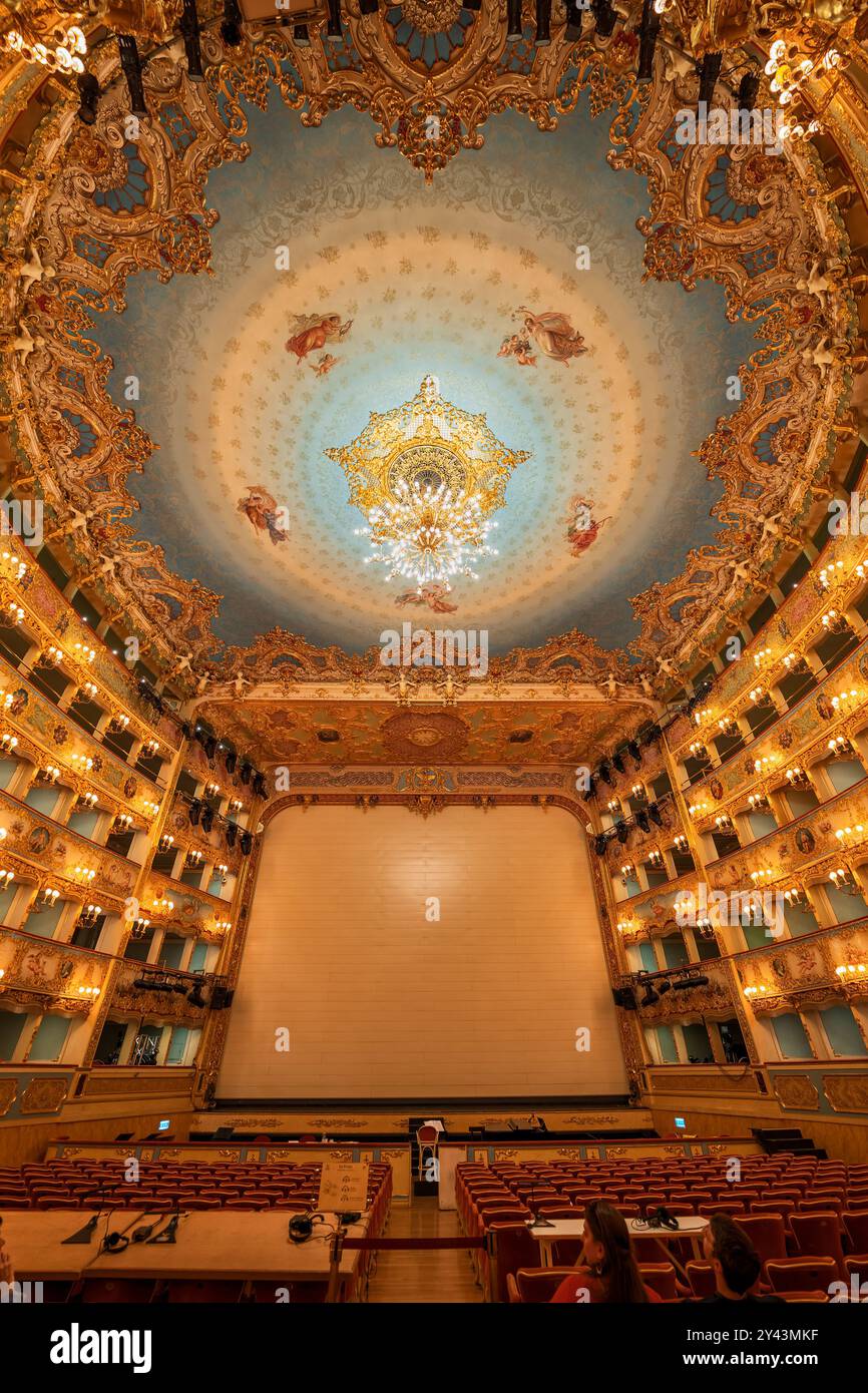 Opera house interior stage hi-res stock photography and images - Alamy