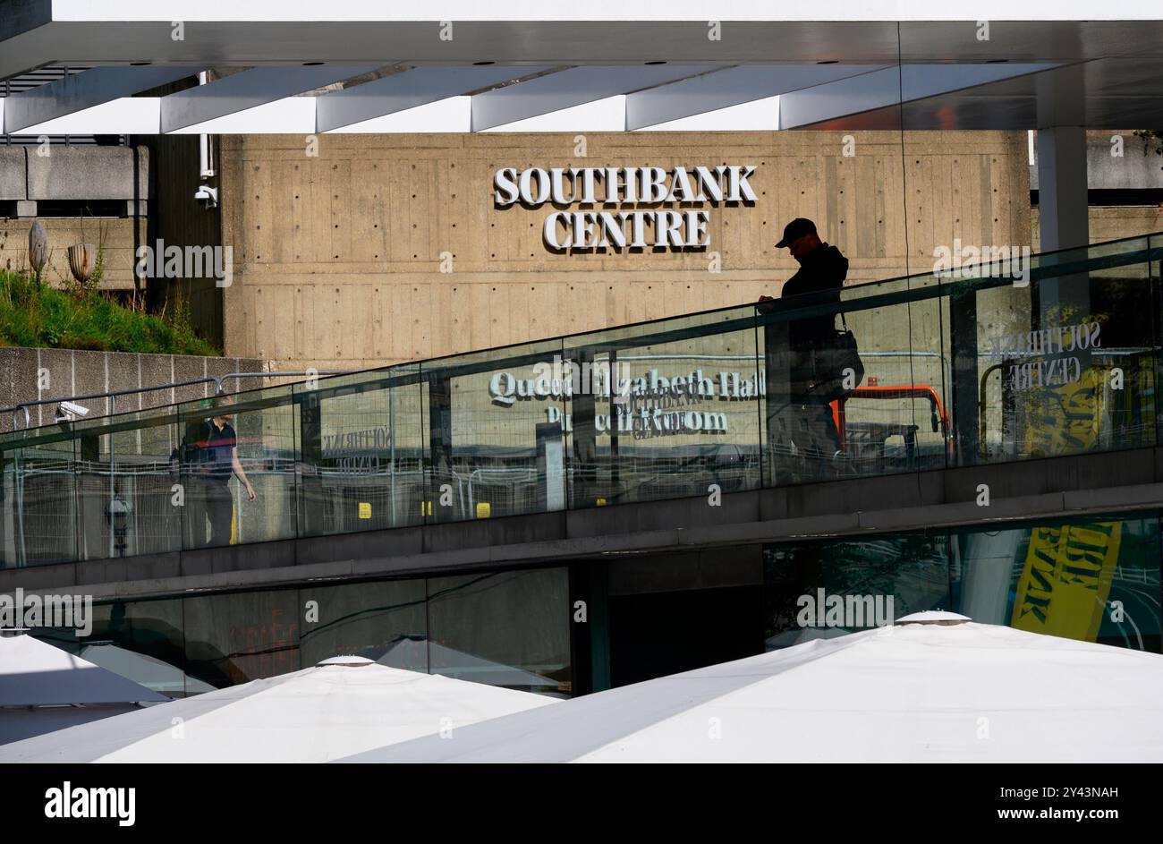London, UK. Man in silhouette by the Southbank Centre Stock Photo - Alamy