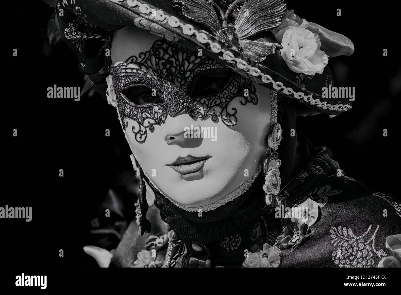 Masque the hi-res stock photography and images - Alamy