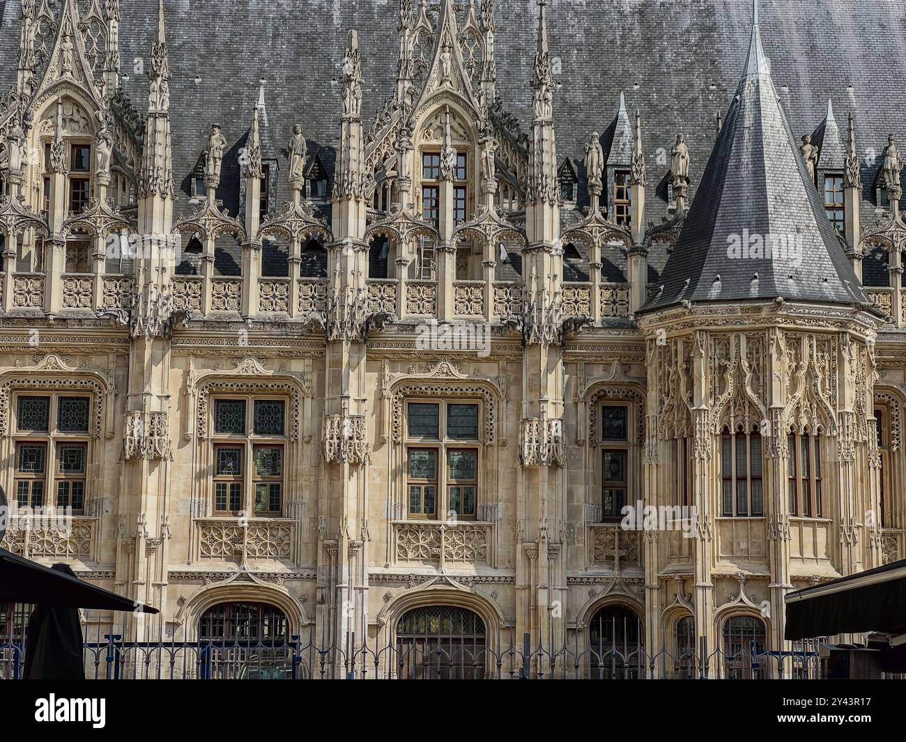 Rouen Palace of Justice, one of the most beautiful Gothic palaces of ...