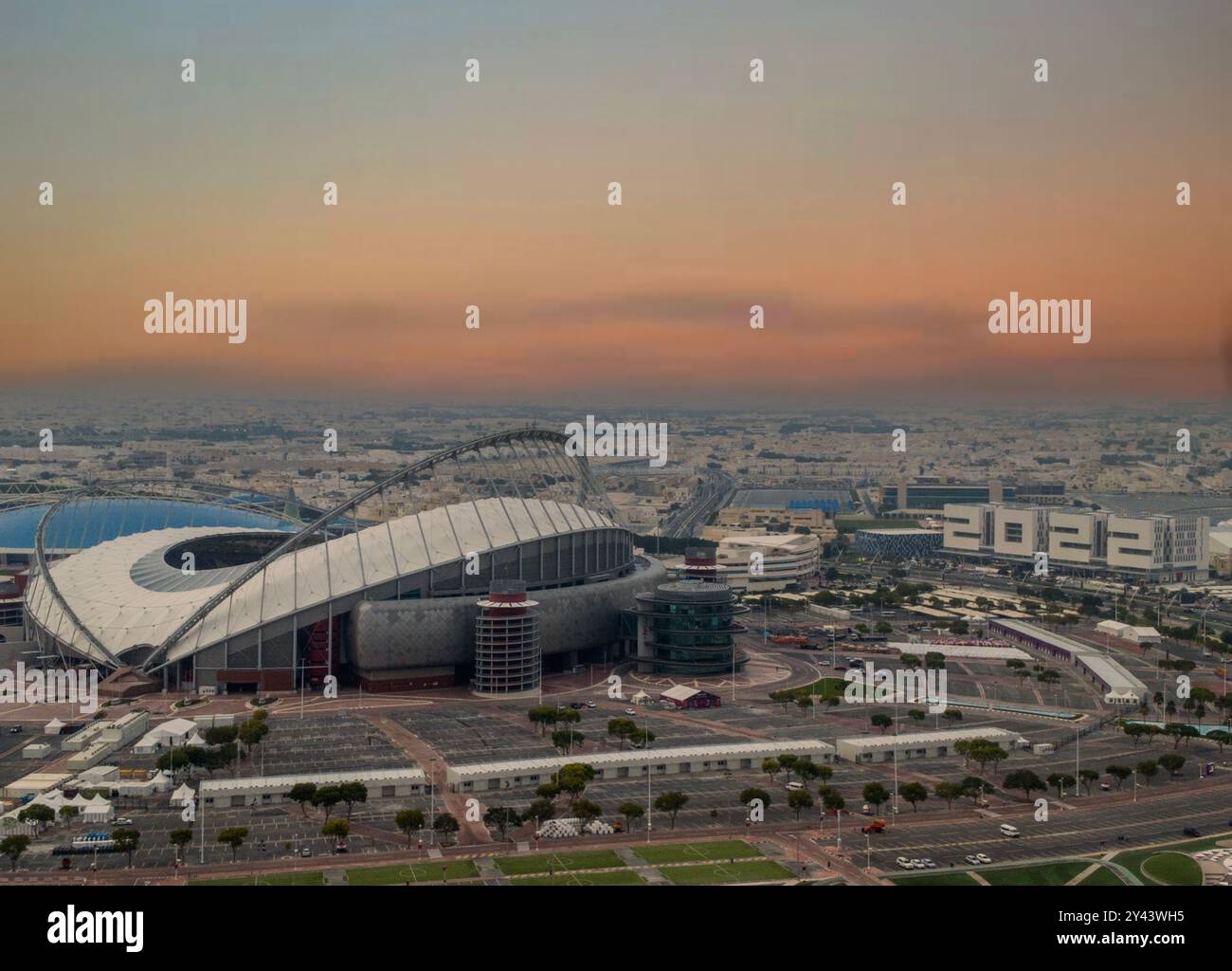 Qatar stadium aerial hi-res stock photography and images - Alamy