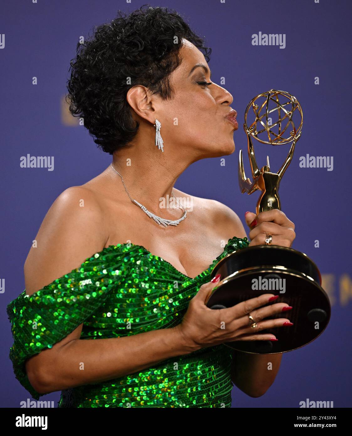 Los Angeles, United States. 15th Sep, 2024. Liza Colón-Zayas kisses her ...