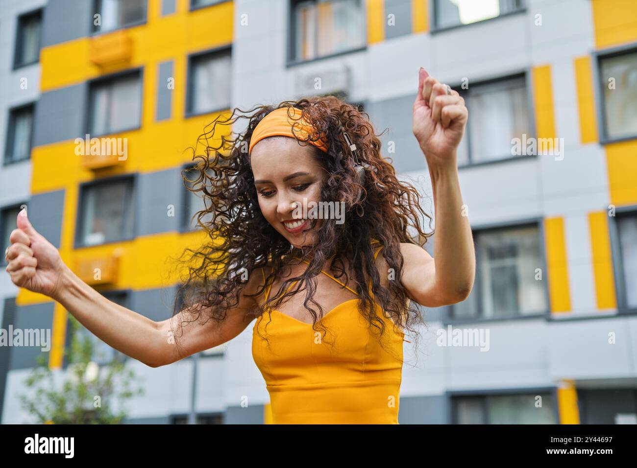 Dancing in boston hi-res stock photography and images - Alamy