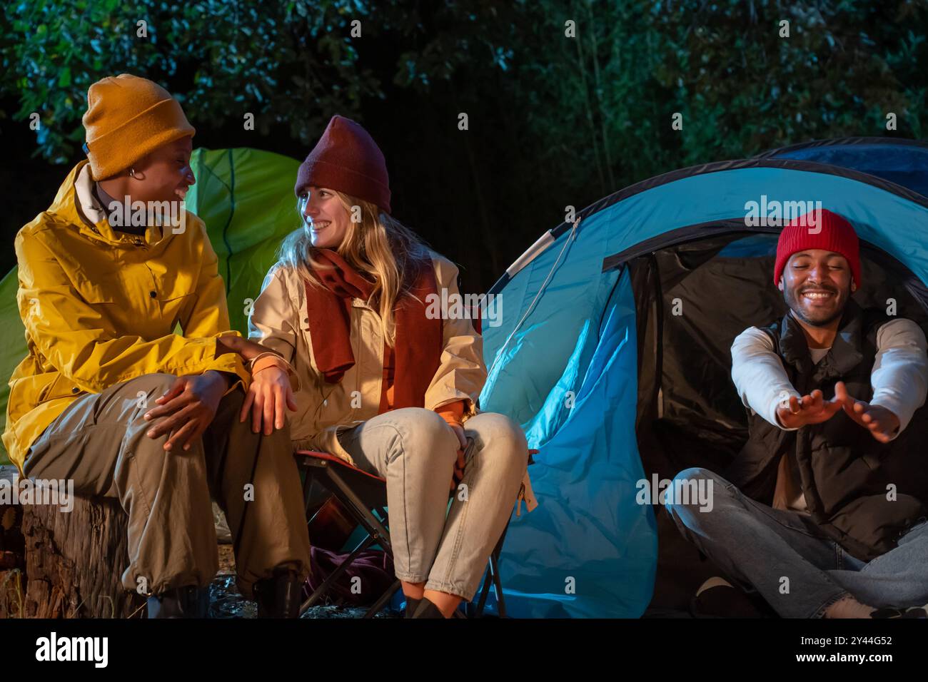 Group of people in the forest hi-res stock photography and images - Alamy
