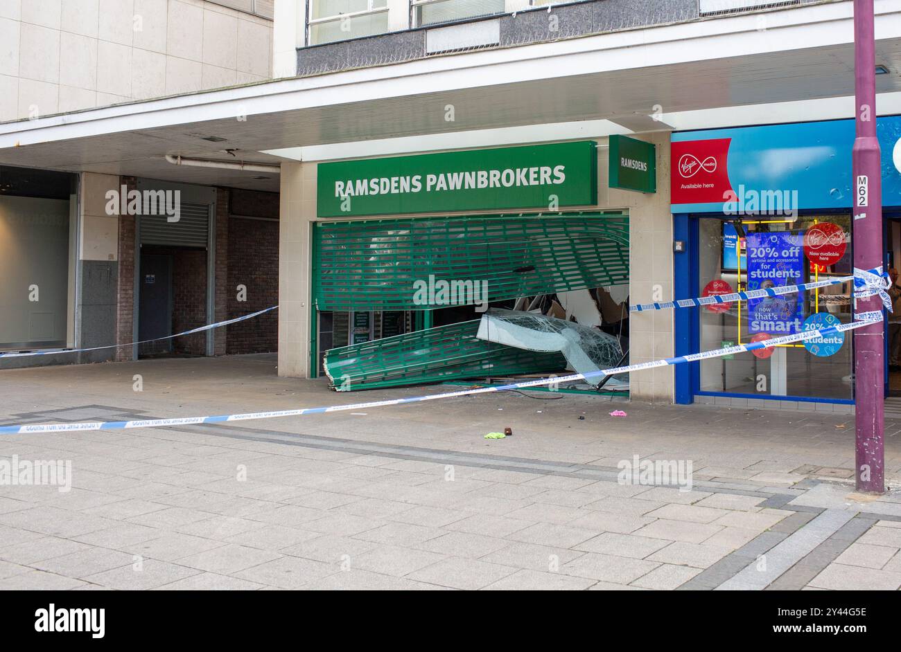 Basildon, Essex, uk 26th Sep 2024 Vehicle ram rates front of Ramsden ...