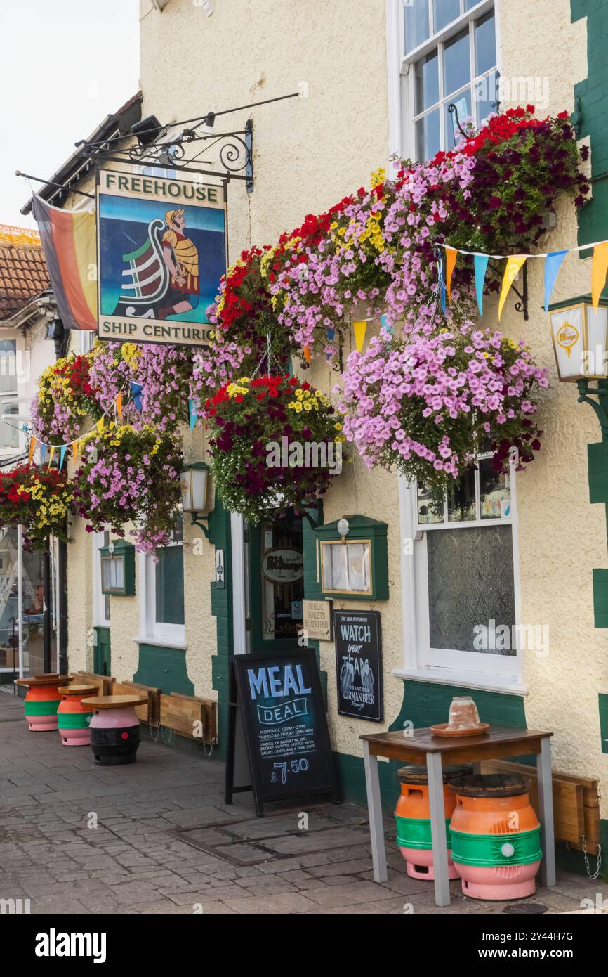 Centurion pub hi-res stock photography and images - Alamy