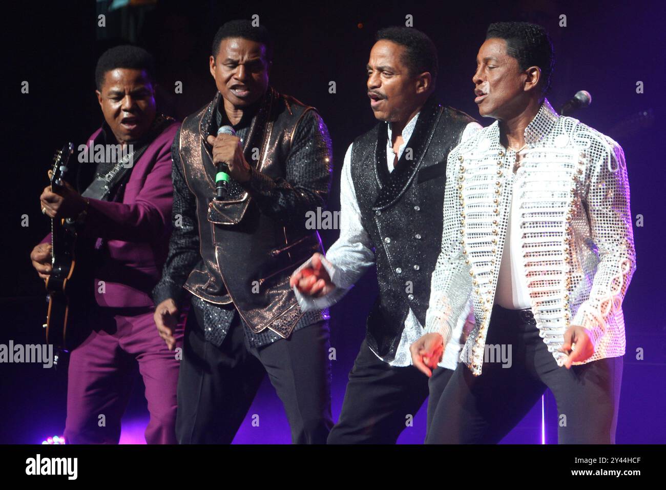 The Jacksons (Tito, Jackie, Marlon, and Jermaine) perform on The ...