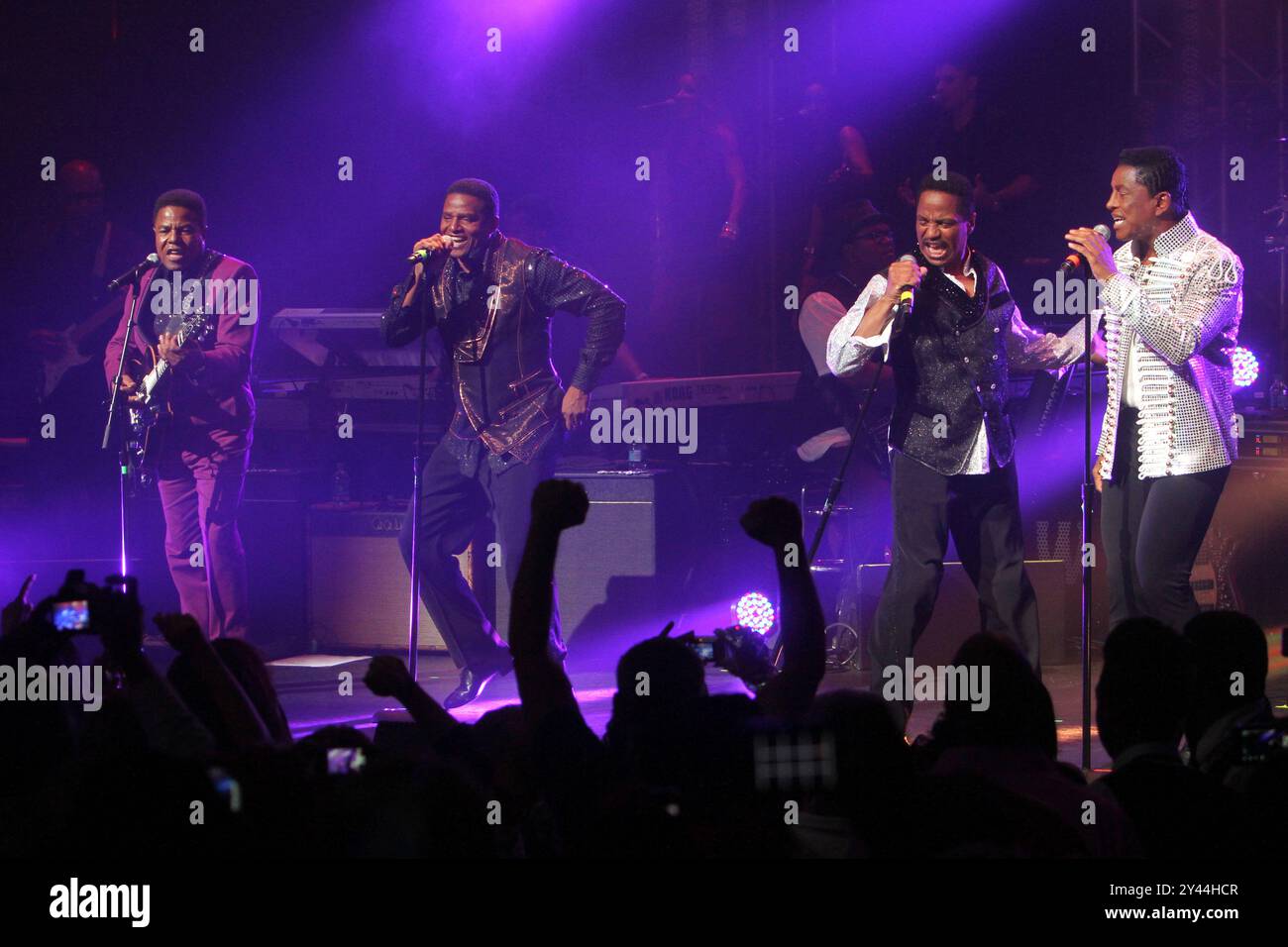 The Jacksons (Tito, Jackie, Marlon, and Jermaine) perform on The ...